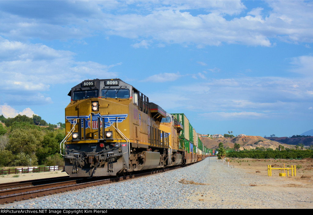 UP 8095 WB Stack Train on Beaumont Hill
